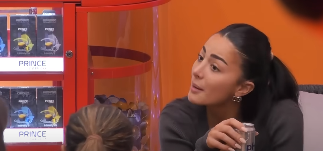 “Motra të tregoj se si të sillesh”, debat me tone të larta mes Shqipes ... “Motra të tregoj se si të sillesh”, debat me tone të larta mes Shqipes ...