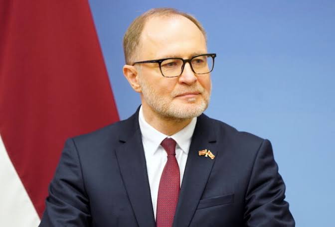 Ministri i Mbrojtjes i Letonisë nesër për vizitë zyrtare në Kosovë ... Ministri i Mbrojtjes i Letonisë nesër për vizitë zyrtare në Kosovë ...
